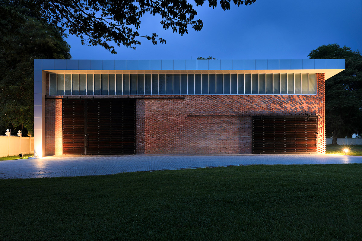 Modern Garages - Kuee Architect(s)